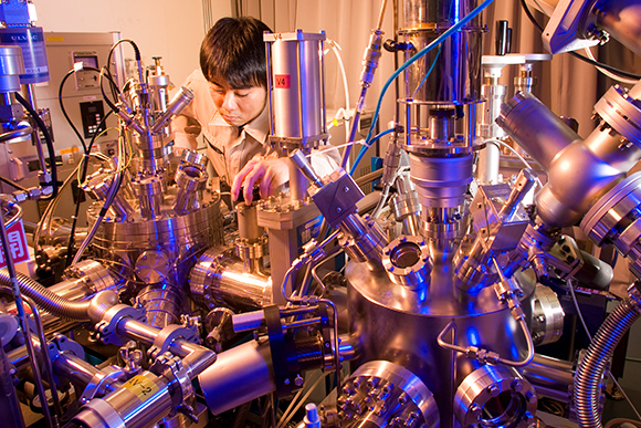 Advanced Materials Development Laboratory | Overview of Research Laboratories | SUMITOMO CHEMICAL